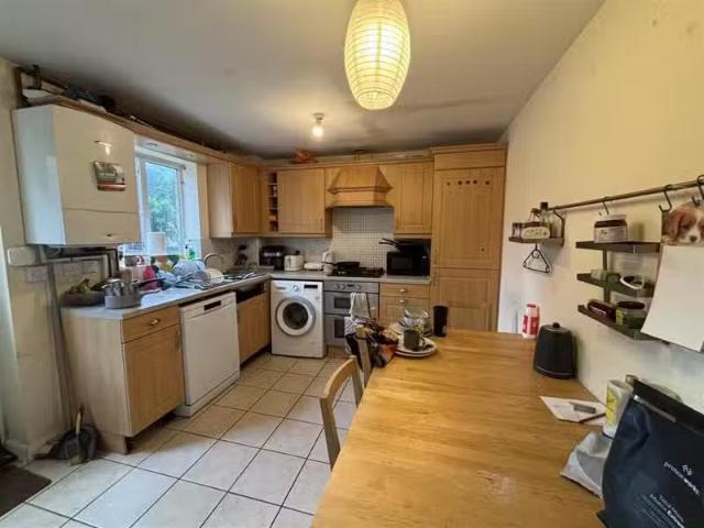 Just in! 2 BA 4 bedroom house for rent in Cropthorne Road Sout.