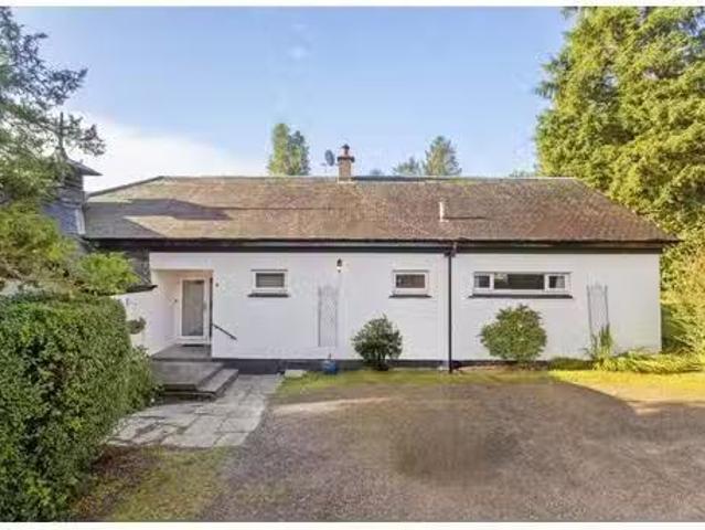 For Rent! 2 BA 4 bedroom semi detached bungalow for rent in Bu.