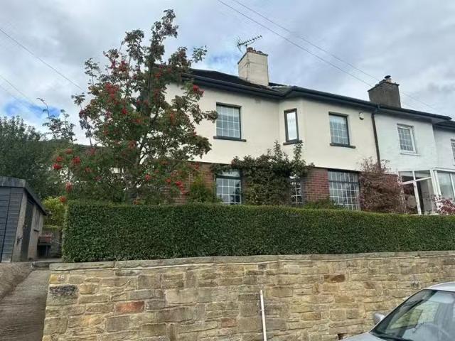 New 2 BA 4 bedroom semi detached house for rent in Scott Lane.