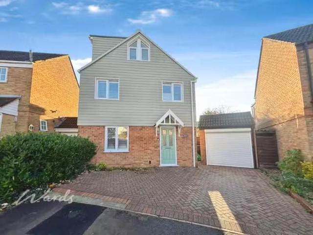Cozy 2 BA 5 bedroom link detached house for rent in Tilmans Me.