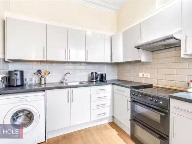 Just in! 2 BA 6 bedroom maisonette for rent in Redland Court R.