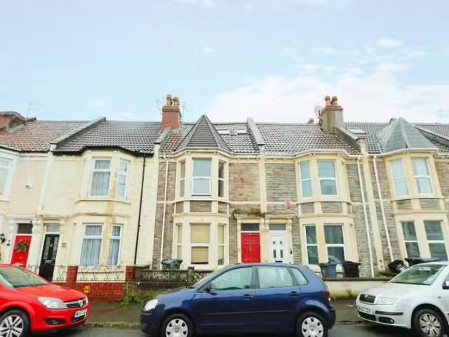 Deal! 2 BA 6 bedroom terraced house for rent in Raleigh Road.