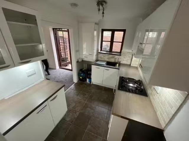 Deal! 2 bedroom terraced house for rent in Coppercourt Leaze.