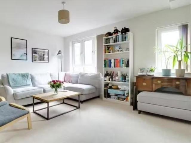 For Rent! 2 bedroom terraced house for rent in Greenfield Road.
