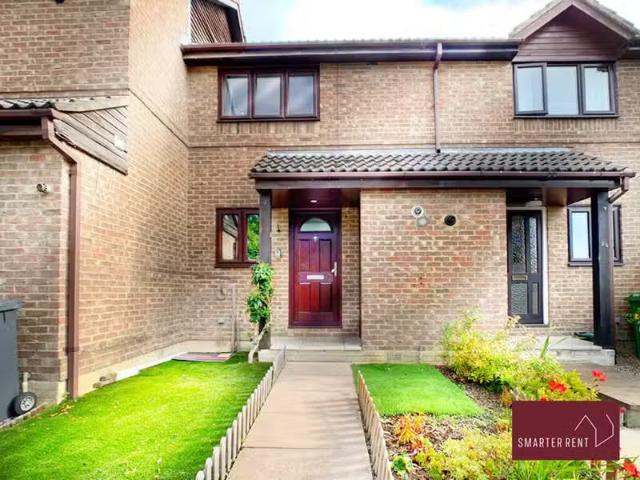 Rental! 2 bedroom terraced house for rent in Oakridge, West En.