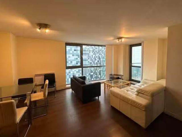 Cozy 2 bedroom apartment for rent in Centenary Plaza, 18 Holli.