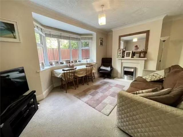 Charming 2 bedroom apartment for rent in Bodorgan Road, Meyric.