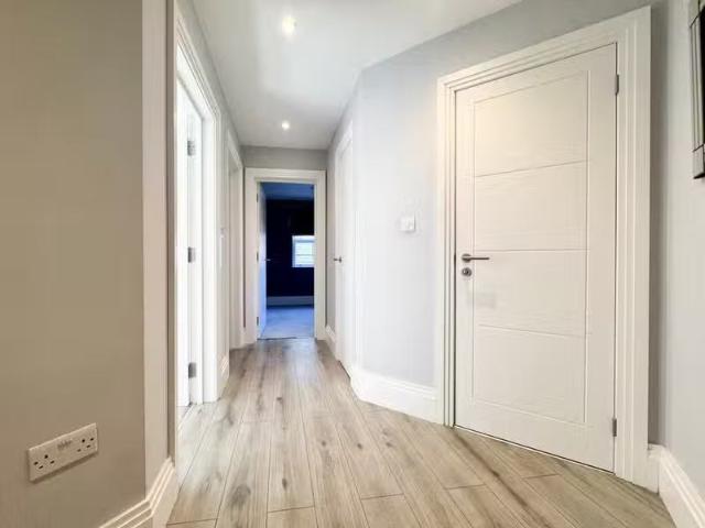 Rental! 2 bedroom apartment for rent in Bell Lane, Brookmans P.