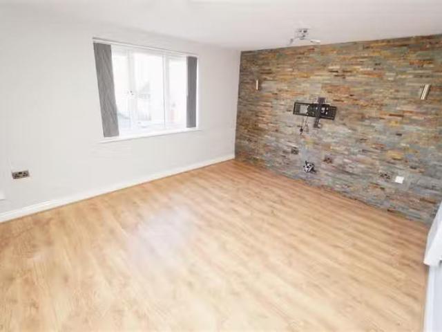 Cozy 2 bedroom apartment for rent in Browsholme Court, Westhou.
