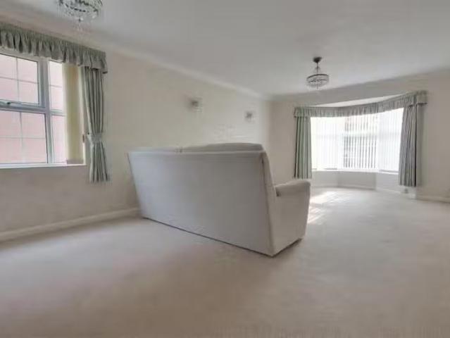 Unique 2 bedroom apartment for rent in Herbert Road, New Milto.