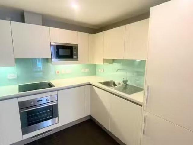 Charming 2 bedroom apartment for rent in Malt House, East Tuck.