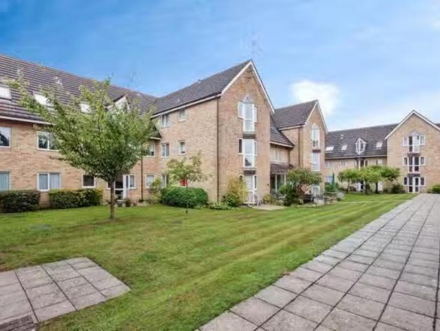 For Rent! 2 bedroom apartment for rent in Sunnyhill Court, Par.