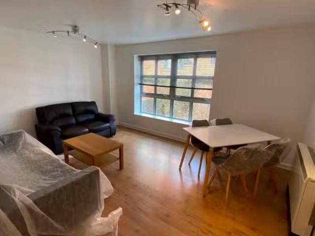 Charming 2 bedroom apartment for rent in Point 3, 43 George St.