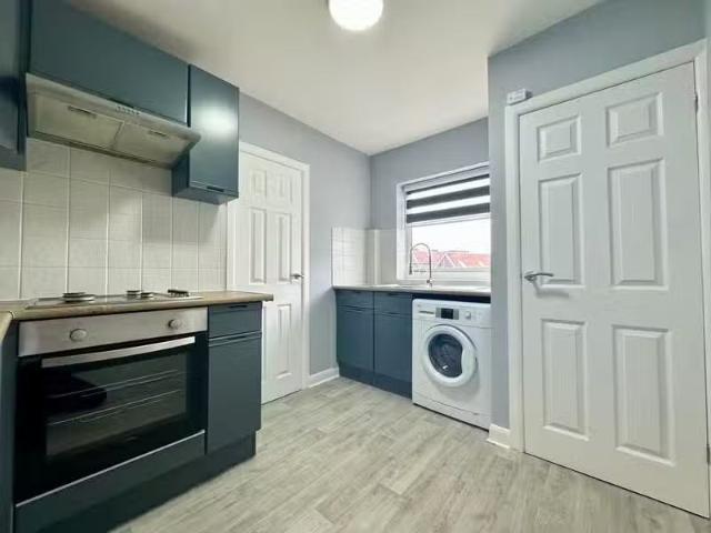 Deal! 2 bedroom apartment for rent in Portswood Drive, Bournem.
