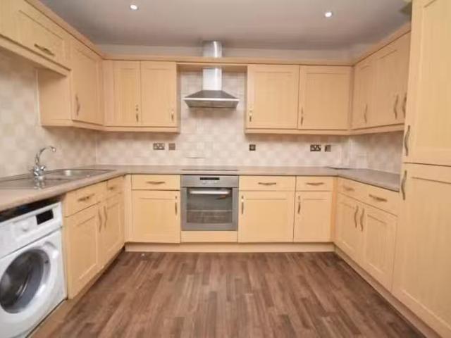 For Rent! 2 bedroom apartment for rent in Parkhouse Court, Hat.