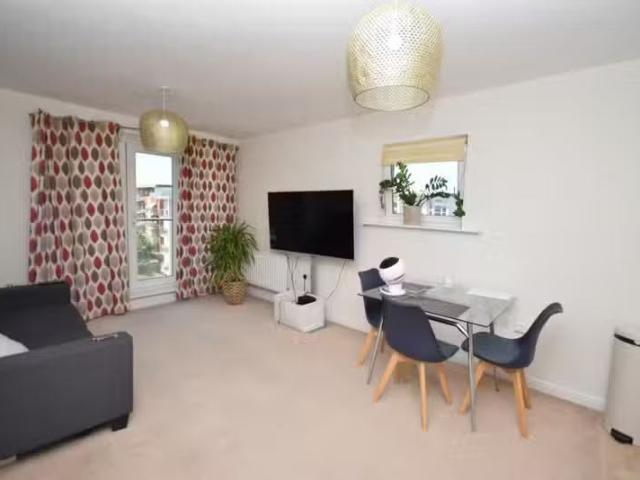 Unique 2 bedroom apartment for rent in Parkhouse Court, Hatfie.