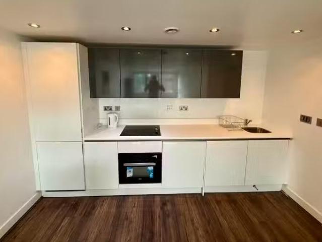For Rent! 2 bedroom apartment for rent in Wrentham Street, Bir.
