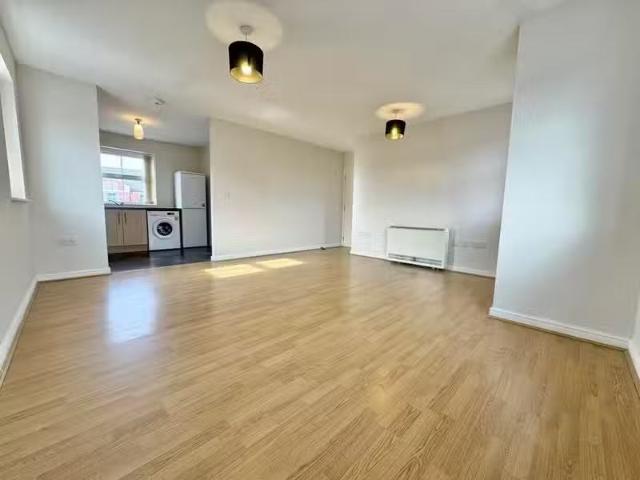 Nice 2 bedroom apartment for rent in Trostrey Road, Birmingham.