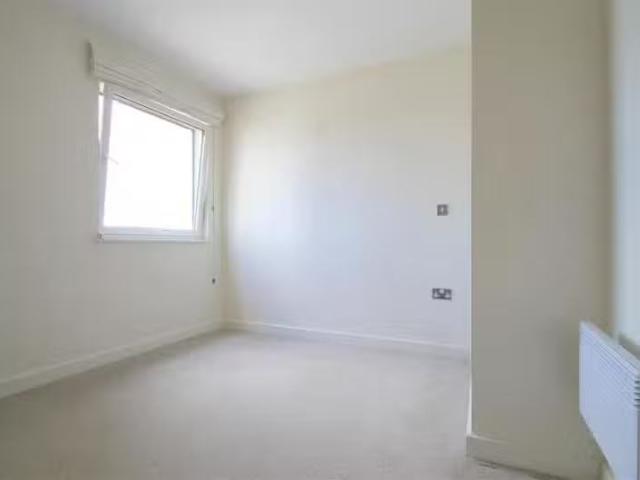 Cheap 2 bedroom apartment for rent in Victoria Wharf, Cardiff.