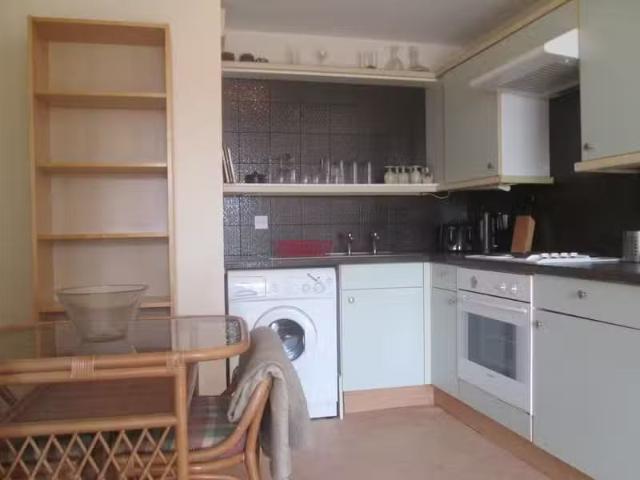 Rental! 2 bedroom flat for rent in City Heights, 82 Old Snow H.