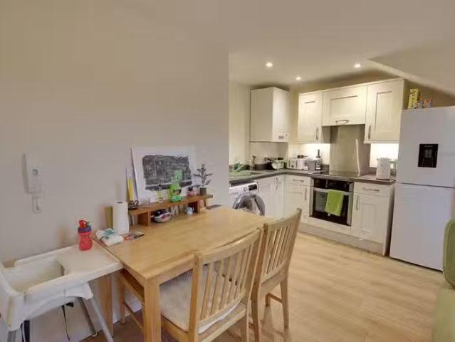 Cheap 2 bedroom flat for rent in High Street, Bath, BA2