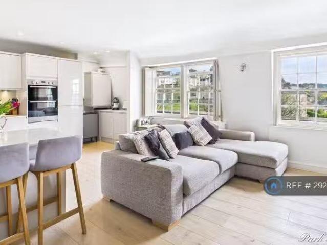 Just in! 2 bedroom flat for rent in Park Street, Bath, BA1