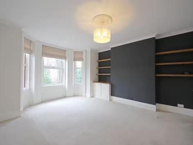 Cozy 2 bedroom flat for rent in Wellington Road, Bournemouth.