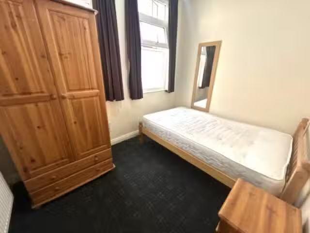 Unique 2 bedroom flat for rent in 1a Bond Street, Birmingham.