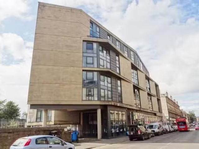 Cozy 2 bedroom flat for rent in 2 Bed, 2 Bath on Argyle St, Fi.