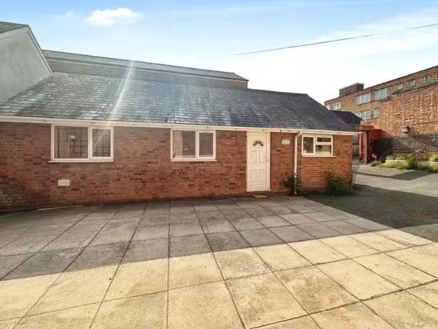 Cozy 2 bedroom Flat to rent, Trinity Lane, Hinckley, LE10 £90.