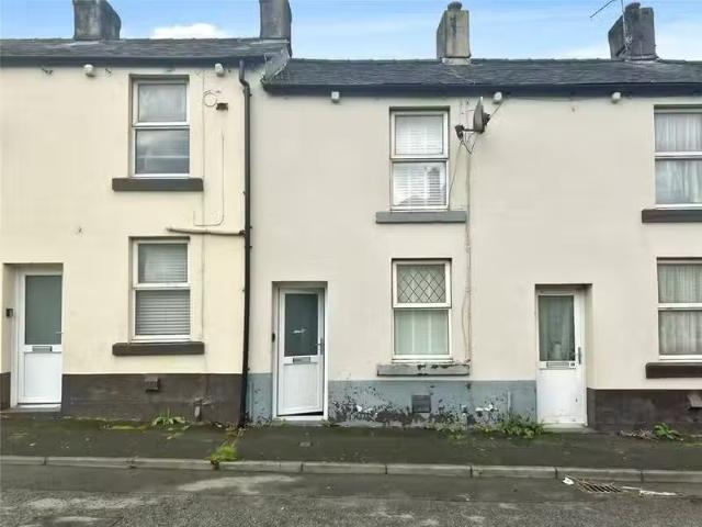 New 2 bedroom Mid Terrace House to rent, Mill Street, Frizingt.