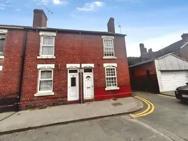 Cheap 2 bedroom Mid Terrace House to rent, Cunningham Road, Do.