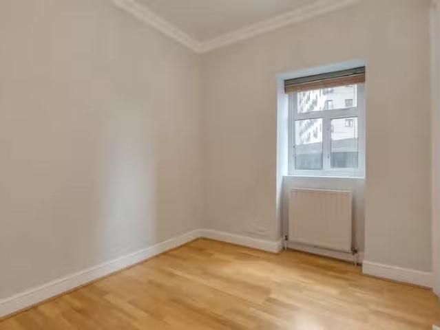 Cheap 2 bedroom property to let in London, London, SW7 £700 pw