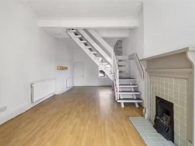 Cheap 2 bedroom semi detached house for rent in Rosary Road, B.