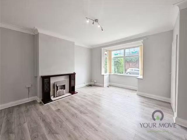 For Rent! 2 bedroom Semi Detached House to rent, Richards Aven.