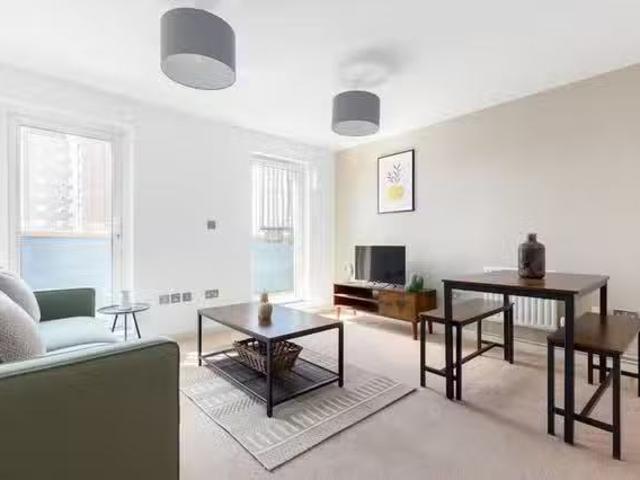 Rental! 2 BR Chatham Place
