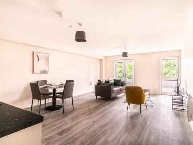 Cheap 2 BR City Road