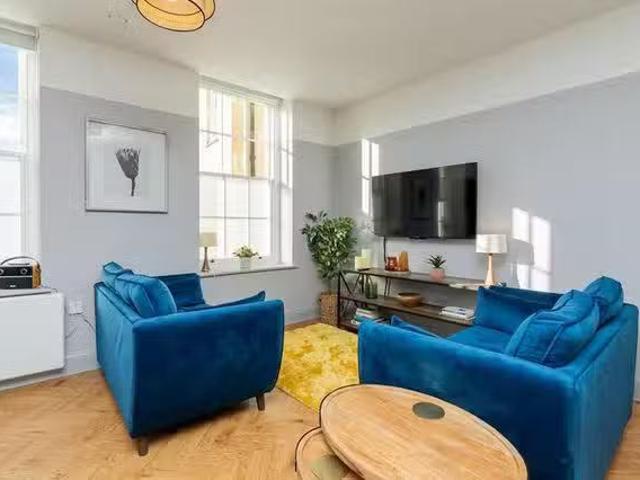 Deal! 2 BR Bath Street