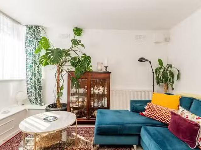 Nice 2 BR Galsworthy Road