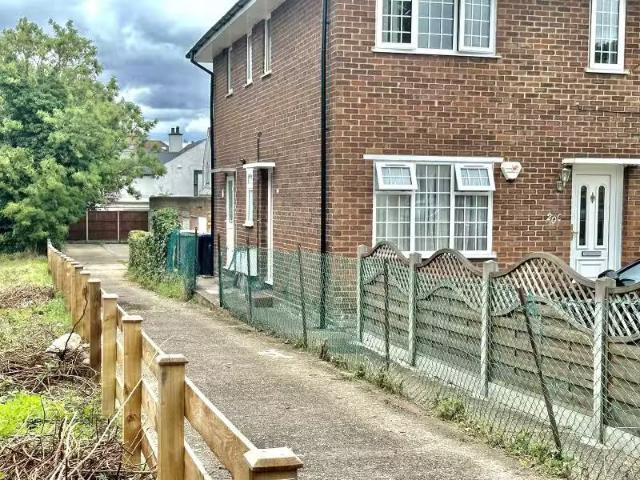 Just in! 2 BR Elms Lane, WEMBLEY