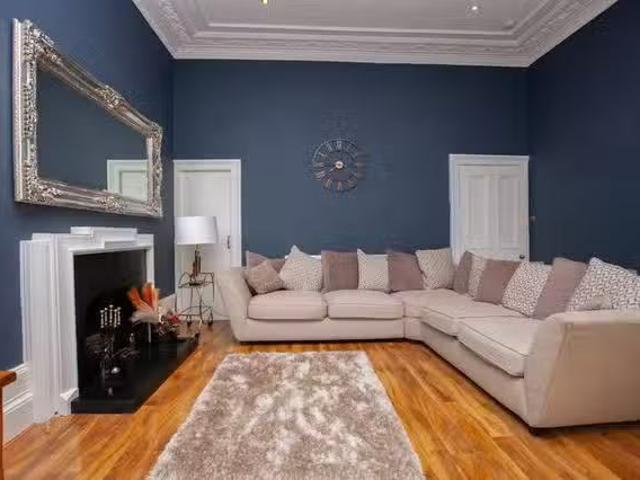 Deal! 2 BR Fitzroy Place