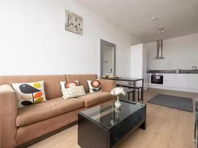 Deal! 2 BR Halfords Lane