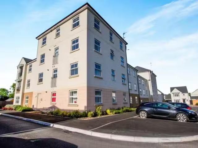 Deal! 2 BR Oak Leaze, Patchway, BRISTOL