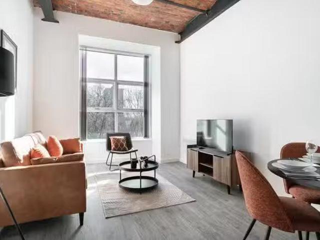 Charming 2 BR Lower Vickers Street