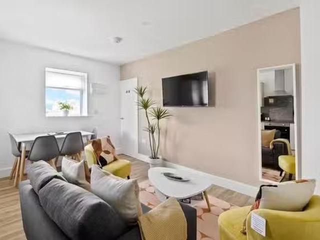 Cozy 2 BR New Road