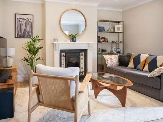 Charming 2 BR Sydenham Hill