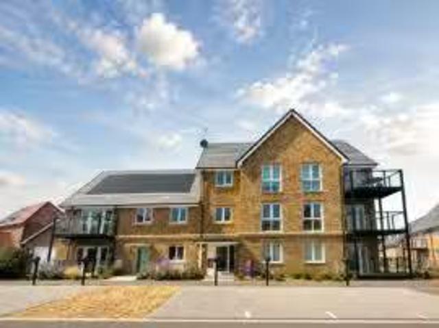 Unique 2 BR Property & Houses to Rent: Lister Road, Ascot, Ber.