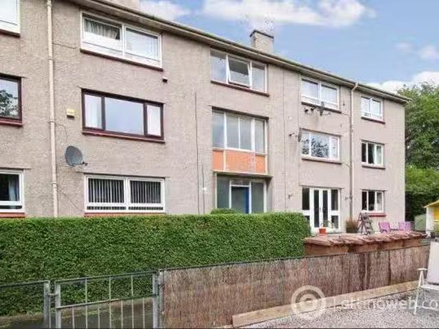 Just in! 2 BR Property to rent in 61, Firrhill Drive, Edinburg.
