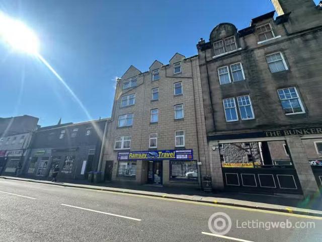 Rental! 2 BR Property to rent in 214c, South Street, Perth, PH.