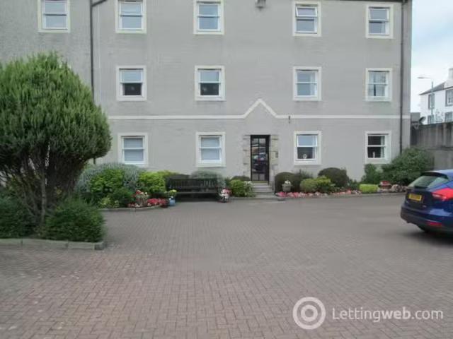 Cheap 2 BR Property to rent in 2 Fort Court, Ayr, KA7